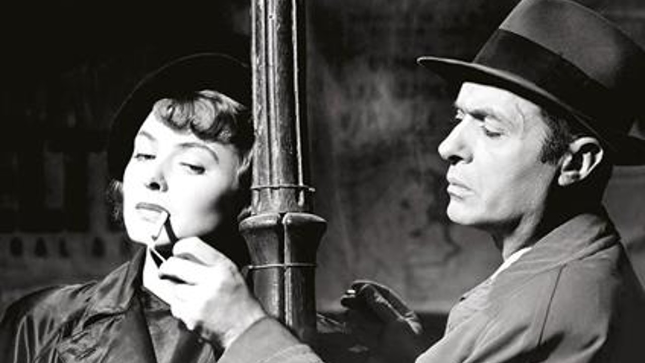 Arco di trionfo Un libro al giorno / PDE